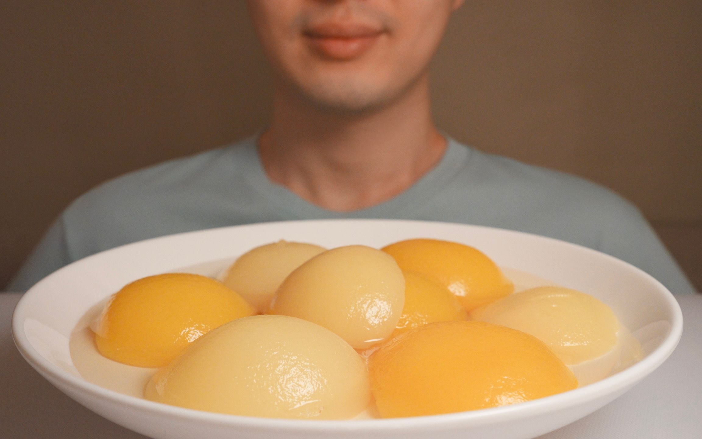 【丁明明安静吃】桃罐头 | 黄桃白桃-丁明明mingming-丁明明mingming-哔哩哔哩视频