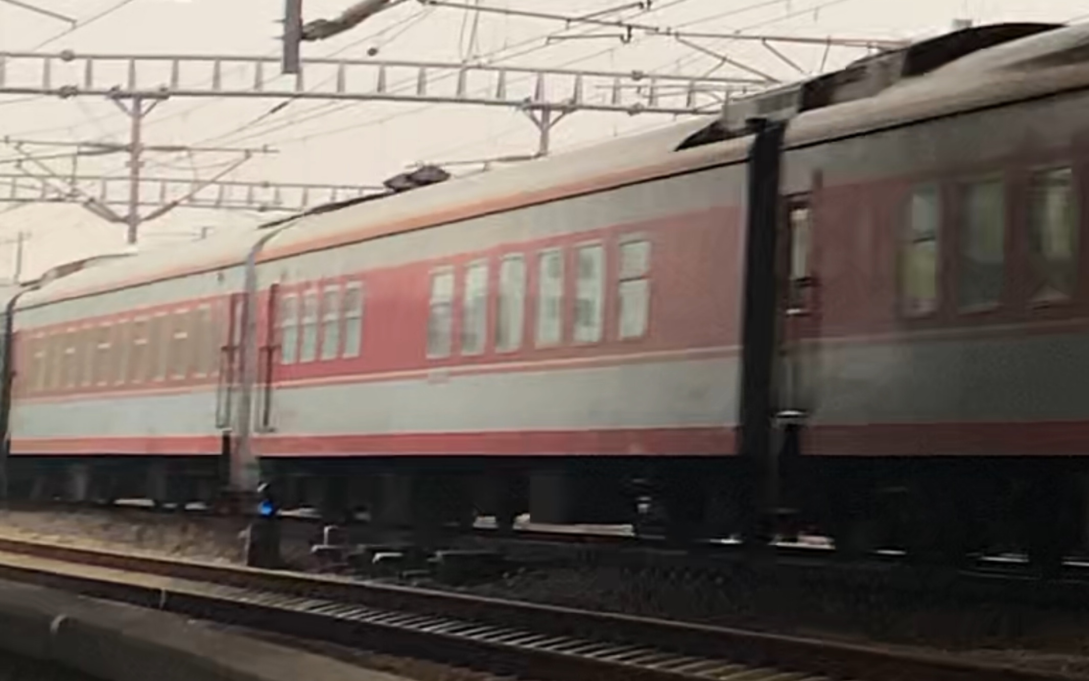 侥幸没被刷绿的红皮25G餐车！_哔哩哔哩_bilibili