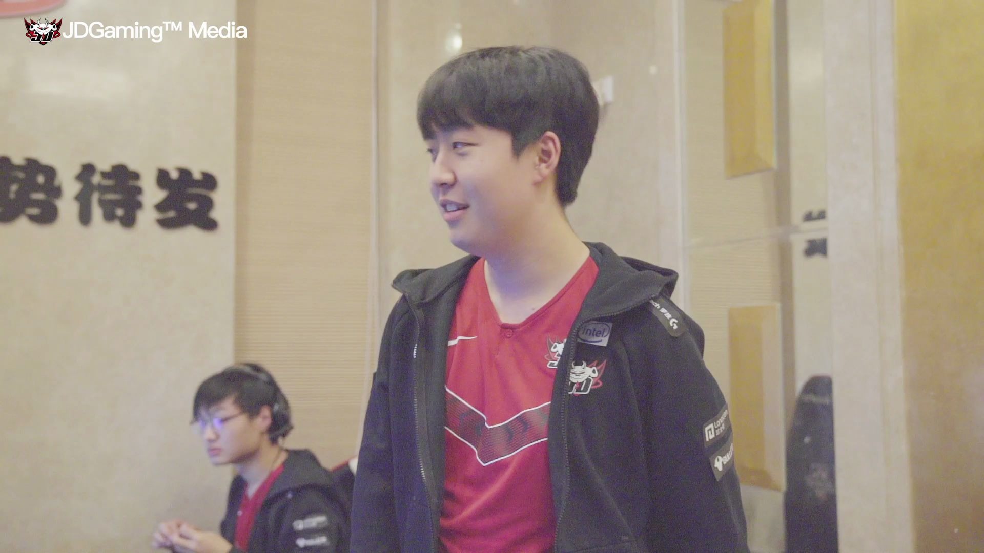 【JDG英雄联盟】《JLOG》秒表一个，站墙角自闭一个_哔哩哔哩_bilibili