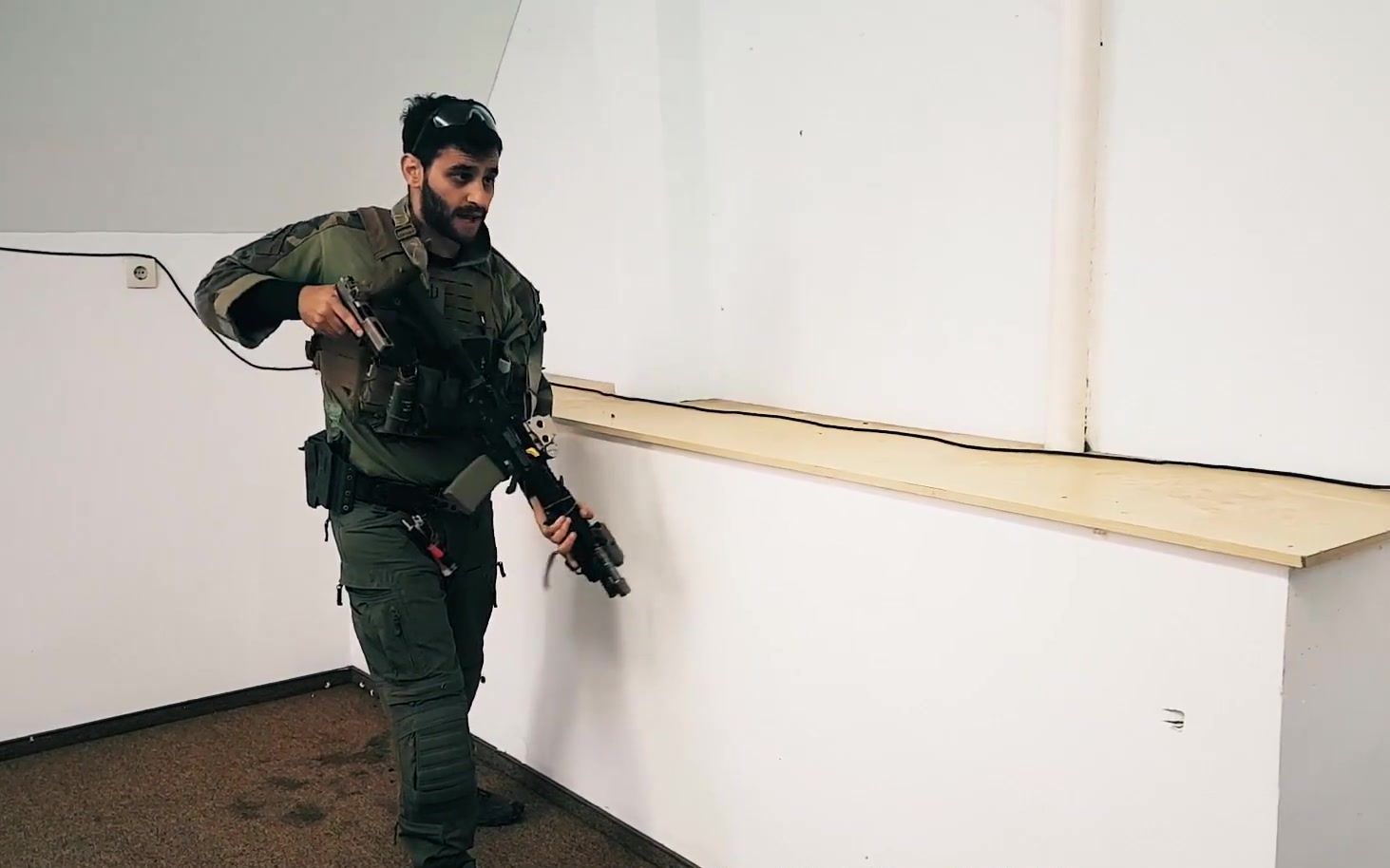 【Project Gecko】CQB简介04-主动切换武器（双语字幕）_哔哩哔哩_bilibili