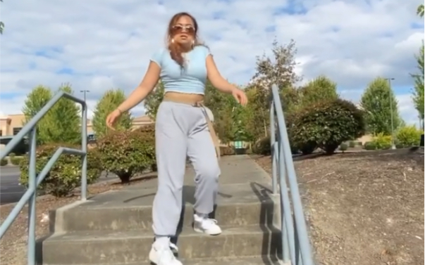 粉墨How you like that 编舞师之一Sienna小姐姐告诉你下个楼都可以踩点_哔哩哔哩_bilibili