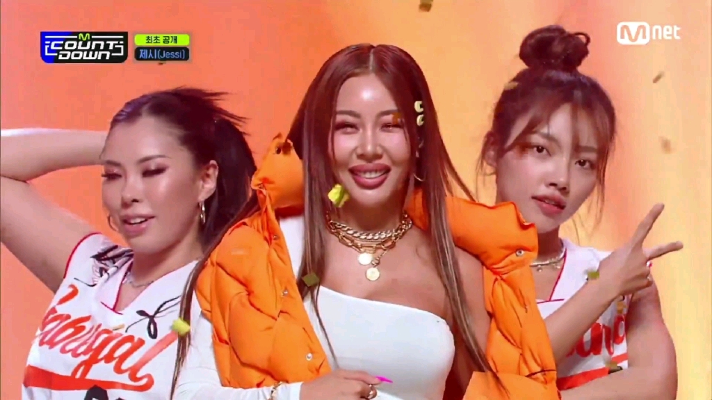 Jessi风格鲜明新曲《ZOOM》MV公开