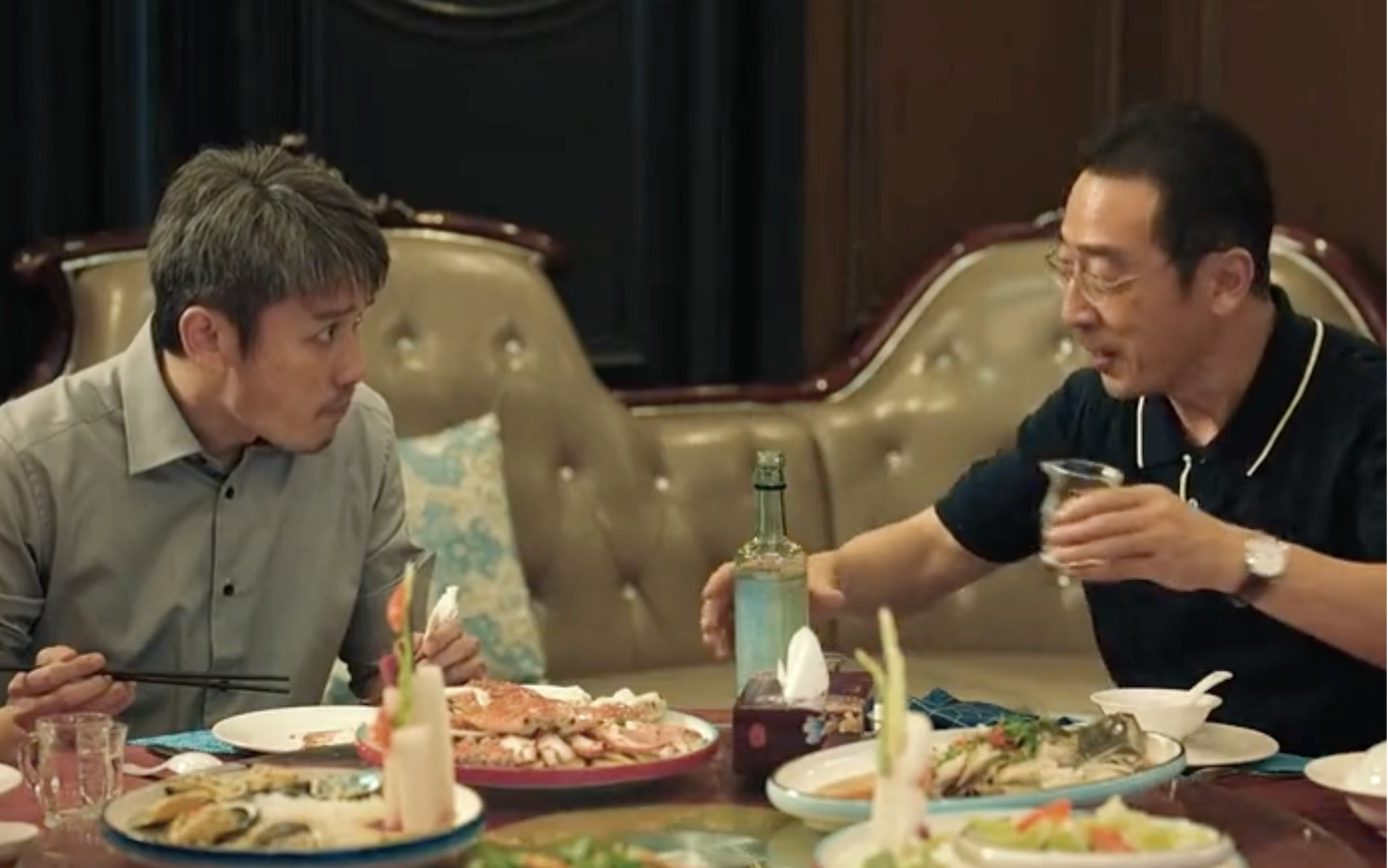 成功演绎了什么叫，敬酒不吃吃罚酒-懂一點人情世故-懂一點人情世故-哔哩哔哩视频