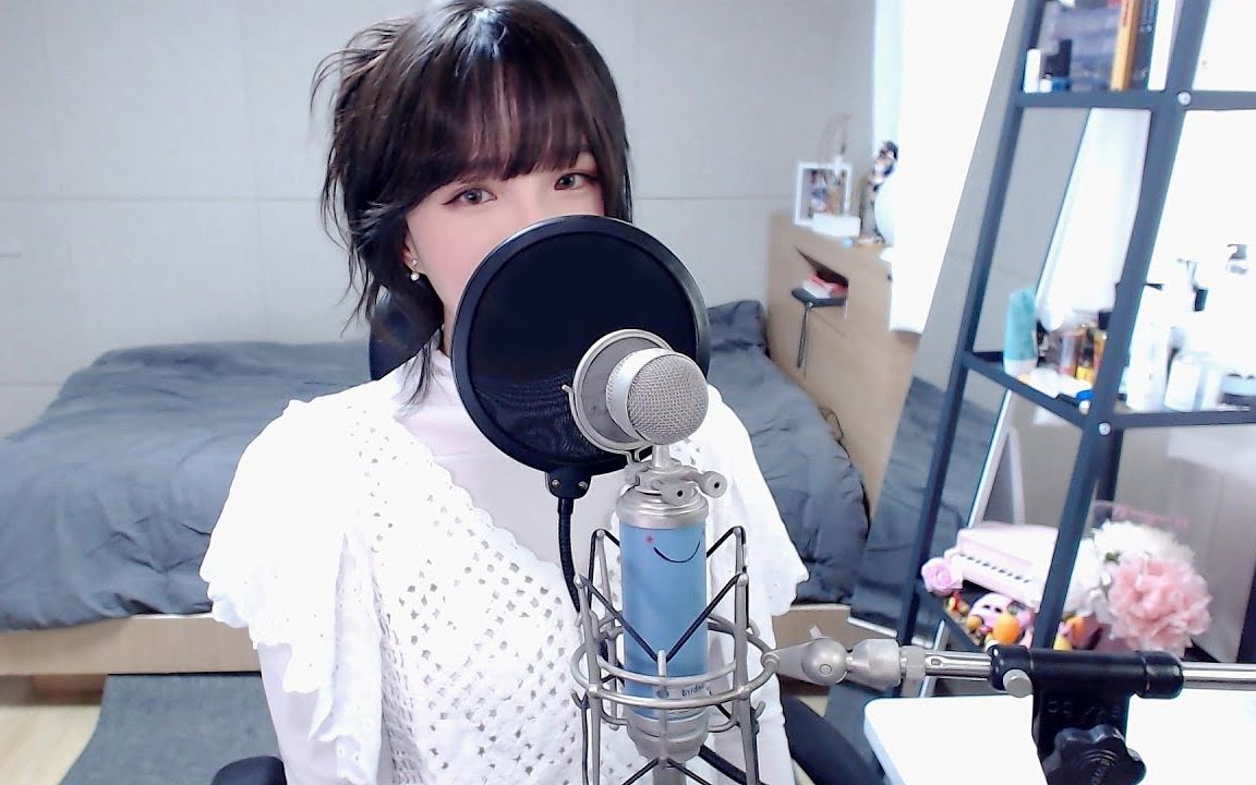 人美声甜！超绝小姐姐翻唱IU- eight【SAESONG官方】-Saesong官方账号-Saesong官方账号-哔哩哔哩视频