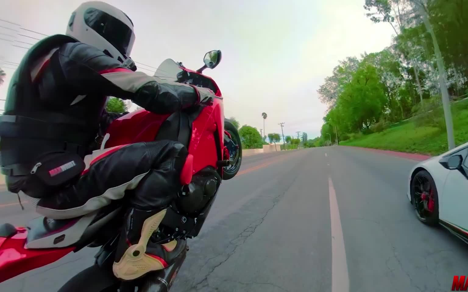 Max Wrist 喜欢起头秒超跑的骑士 gopro fusion拍摄 World Record Wheelie_哔哩哔哩_bilibili
