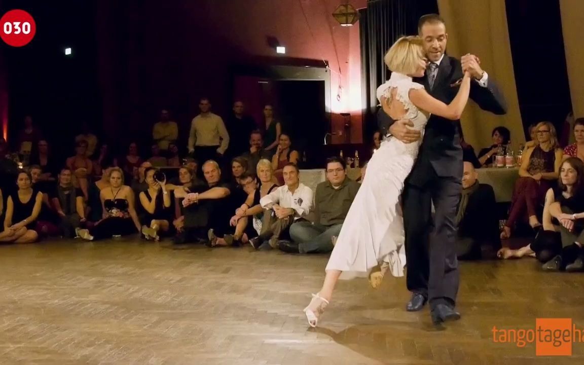 Eleonora Kalganova and Michael Nadtochi – Desde el alma_哔哩哔哩_bilibili