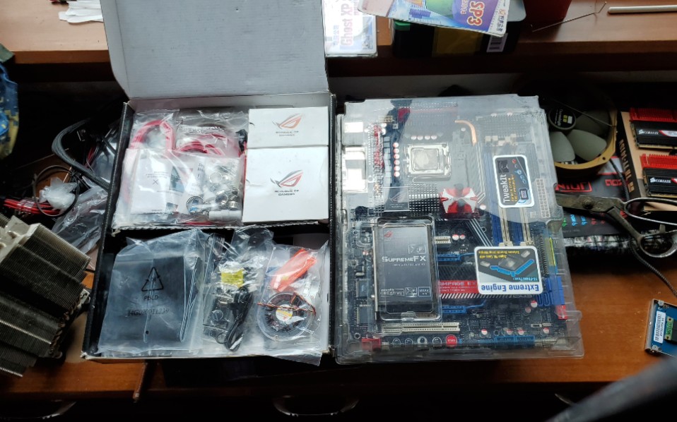 X48芯片组的最后狂暴！华硕玩家国度RE X48 600+外频极限狂飙——三圣器最强X48之首的究极怒吼_哔哩哔哩_bilibili