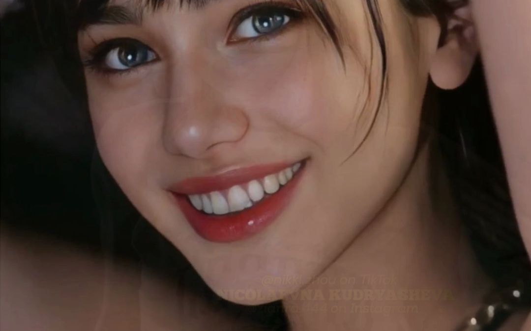 Yeli Kovalenko的变装秀