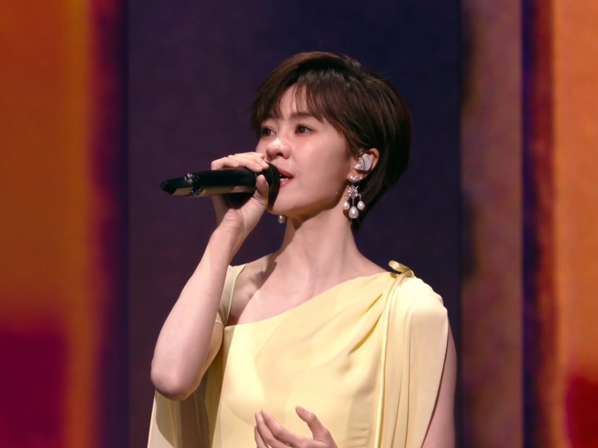 郁可唯 | 2025央视元宵晚会合作舞台《知冷暖》-郁可唯Yisa-郁可唯Yisa-哔哩哔哩视频