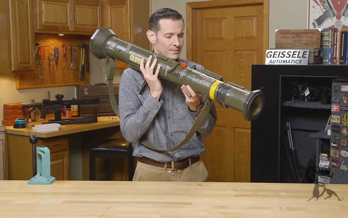 如何使用AT4反坦克火箭筒_哔哩哔哩 (゜-゜)つロ 干杯~-bilibili