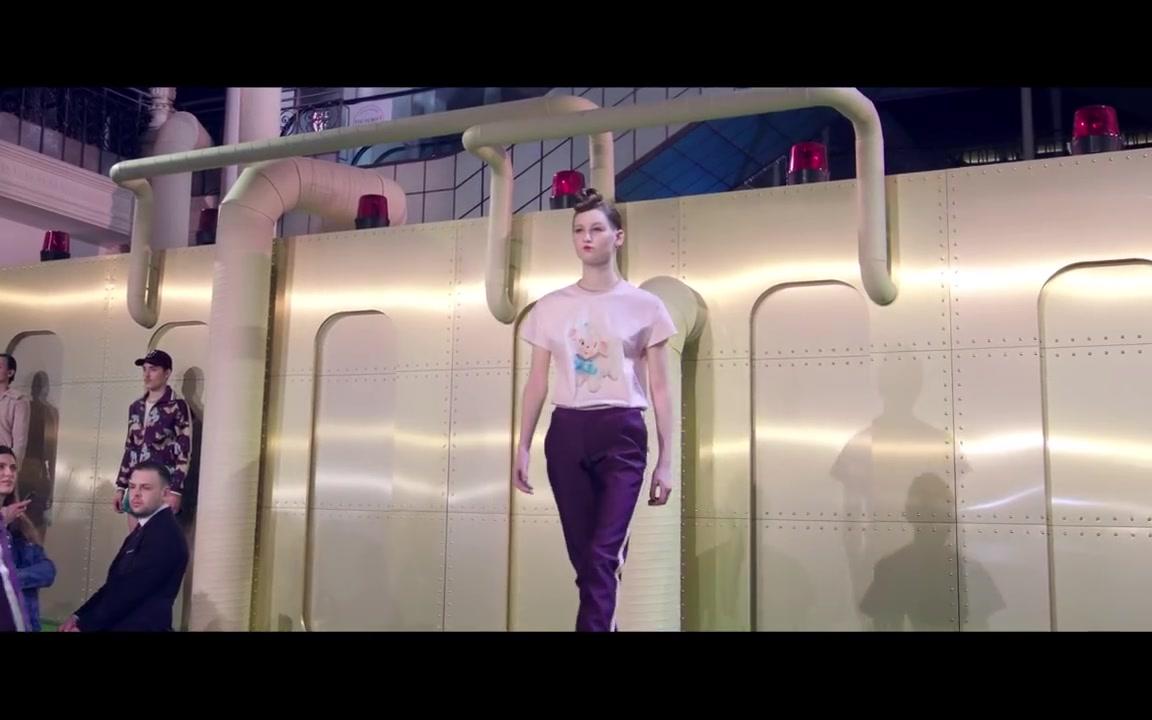 Stromae - Défiler (bande originale de la capsule n°5 Mosaert)_哔哩哔哩_bilibili