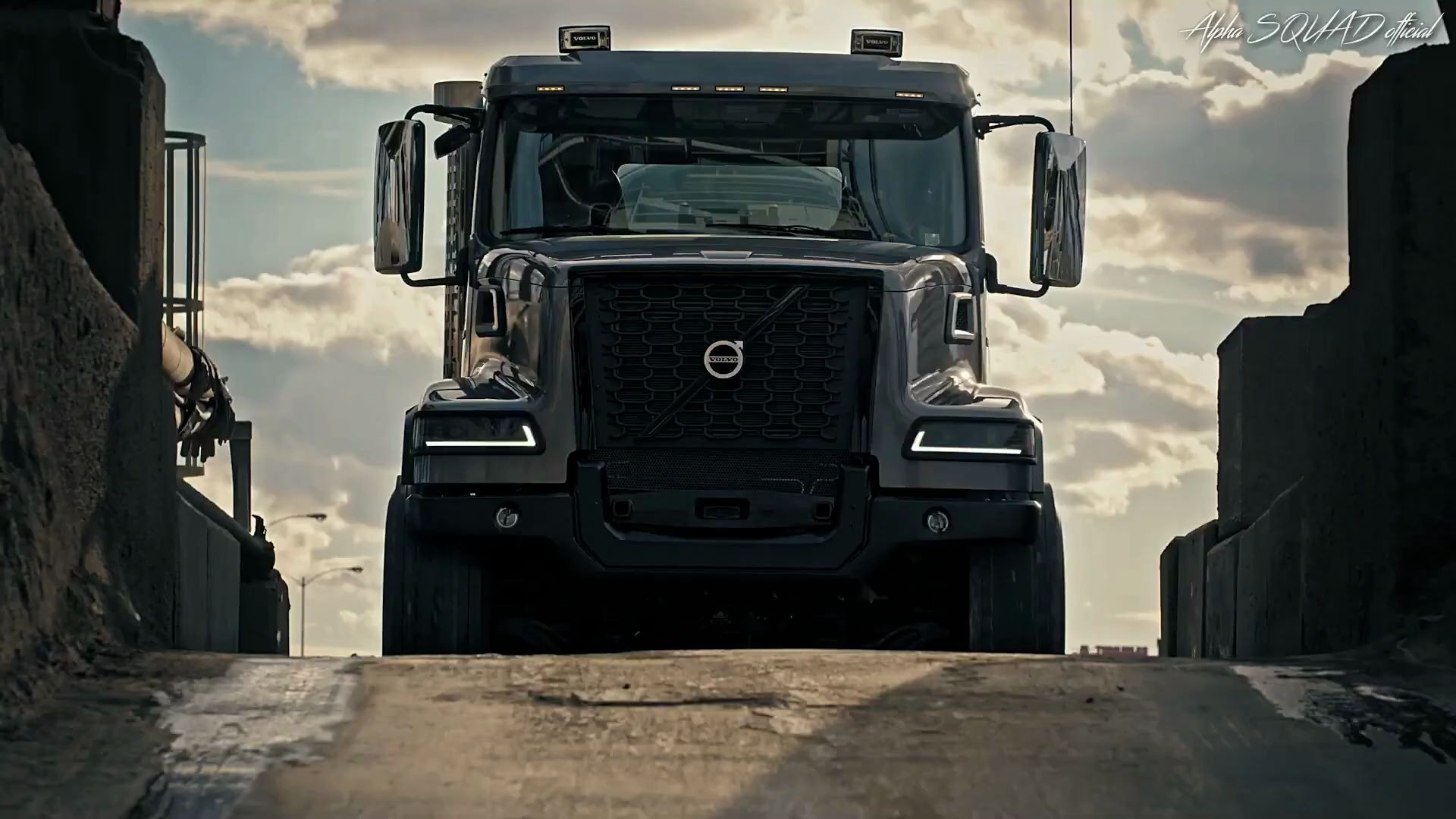 2021 Volvo VHD Truck - Tougher Smarter Luxury Truck_哔哩哔哩_bilibili