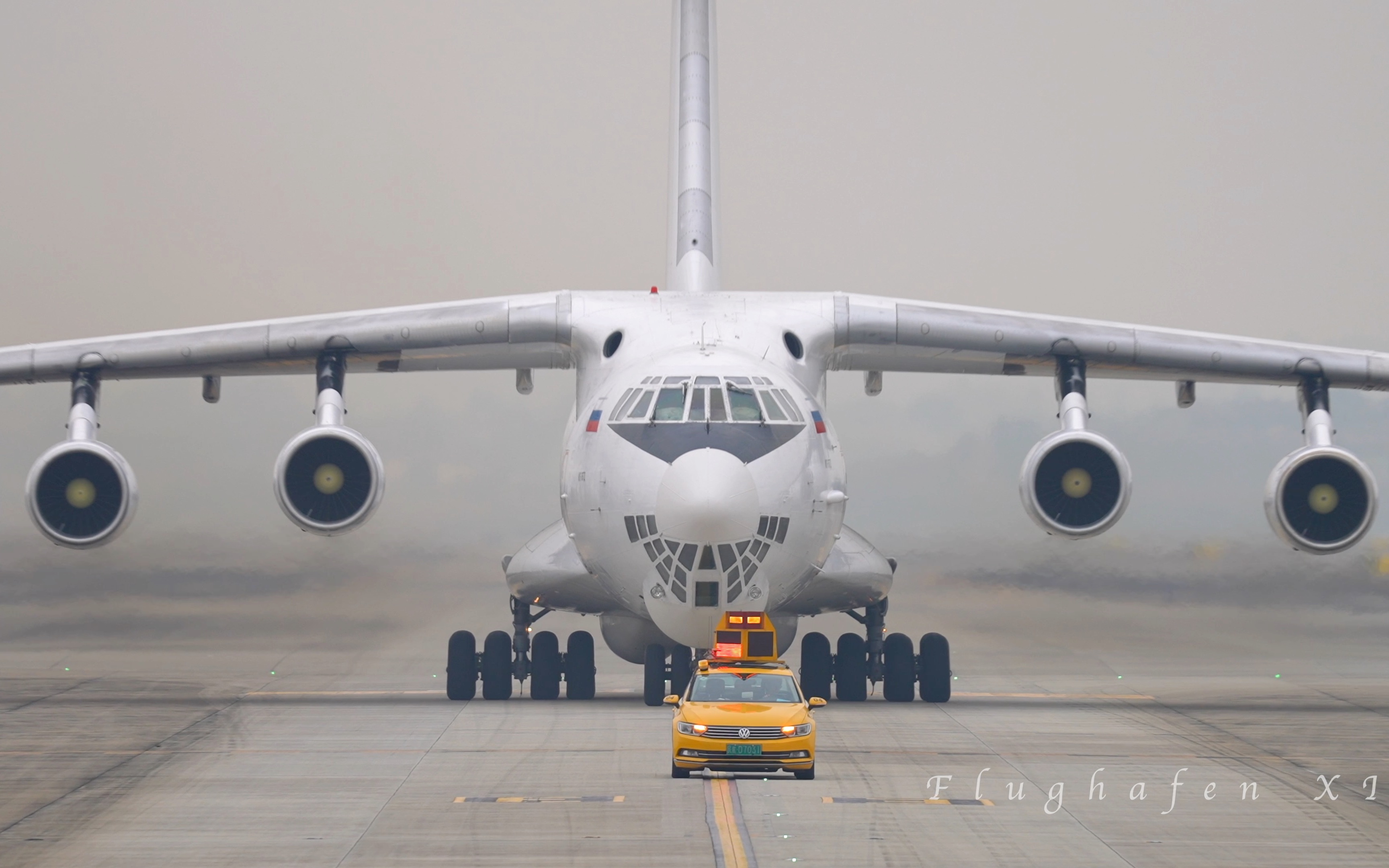 「4K60P」IL-76机长向我招手！成都双流IL-76降落、卸货、滑行、起飞全记录(3)_哔哩哔哩_bilibili