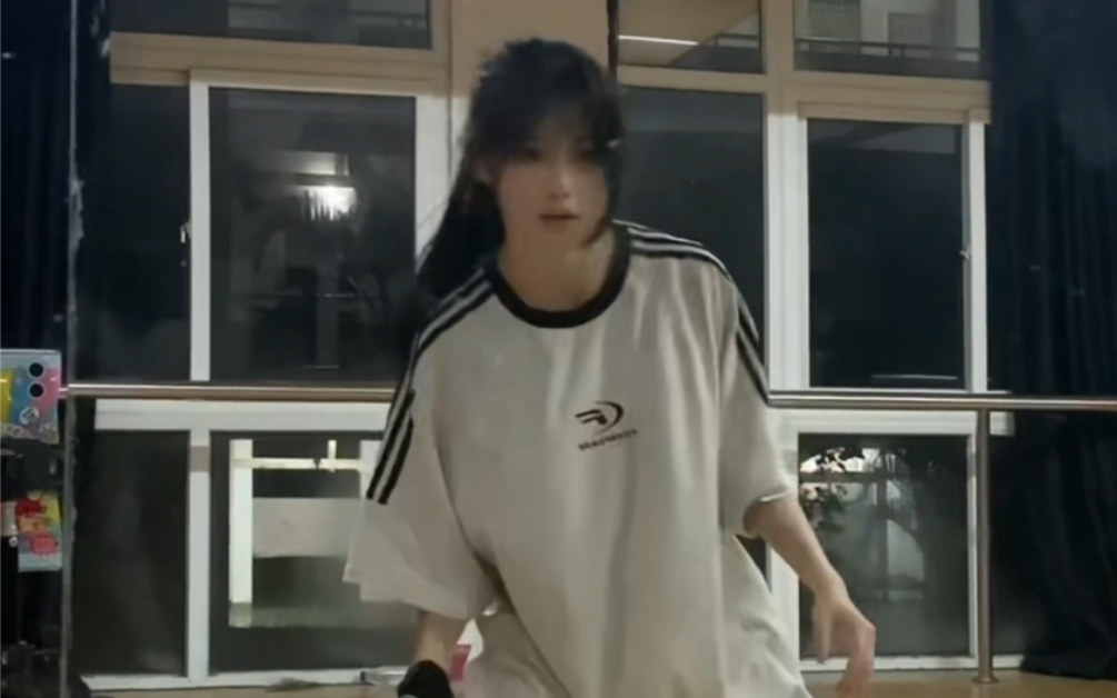 【SHALALA】开头吊吊的 期末周终于结束-一小栗米吖-一小栗米吖-哔哩哔哩视频