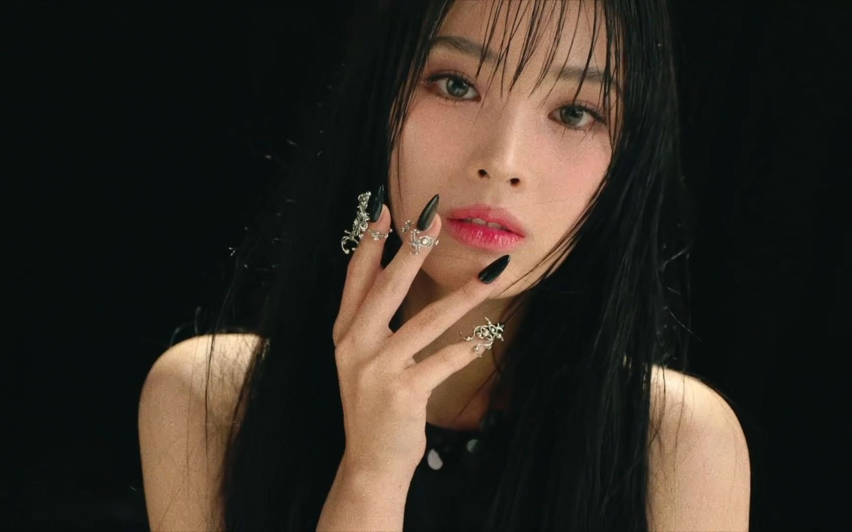 崔允珍 JINI - An Iron Hand In A Velvet Glove (Concept Track Film Part. 2 ...