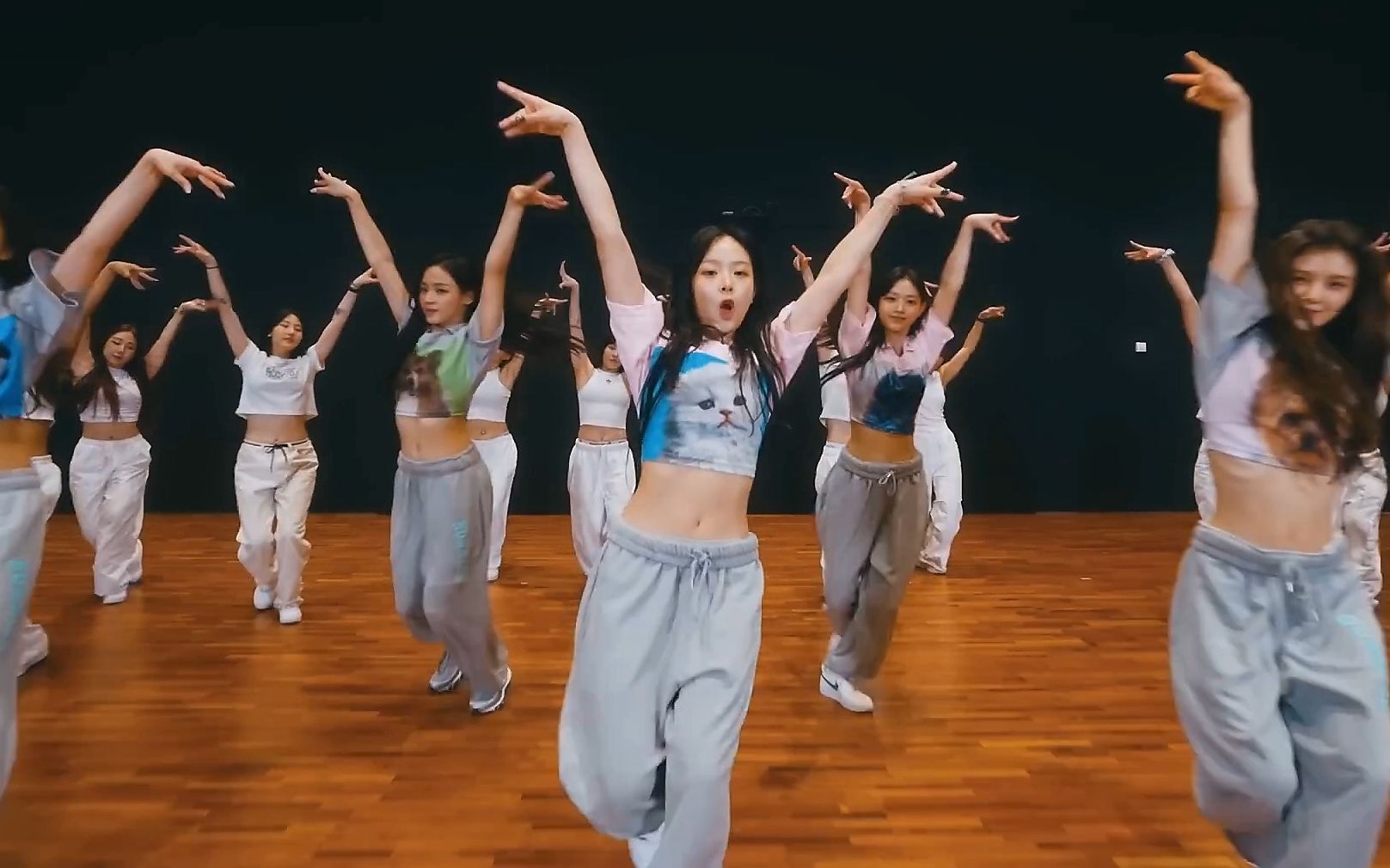 【NewJeans】Super Shy练习室版公开-Ellalihhh-Ellalihhh-哔哩哔哩视频