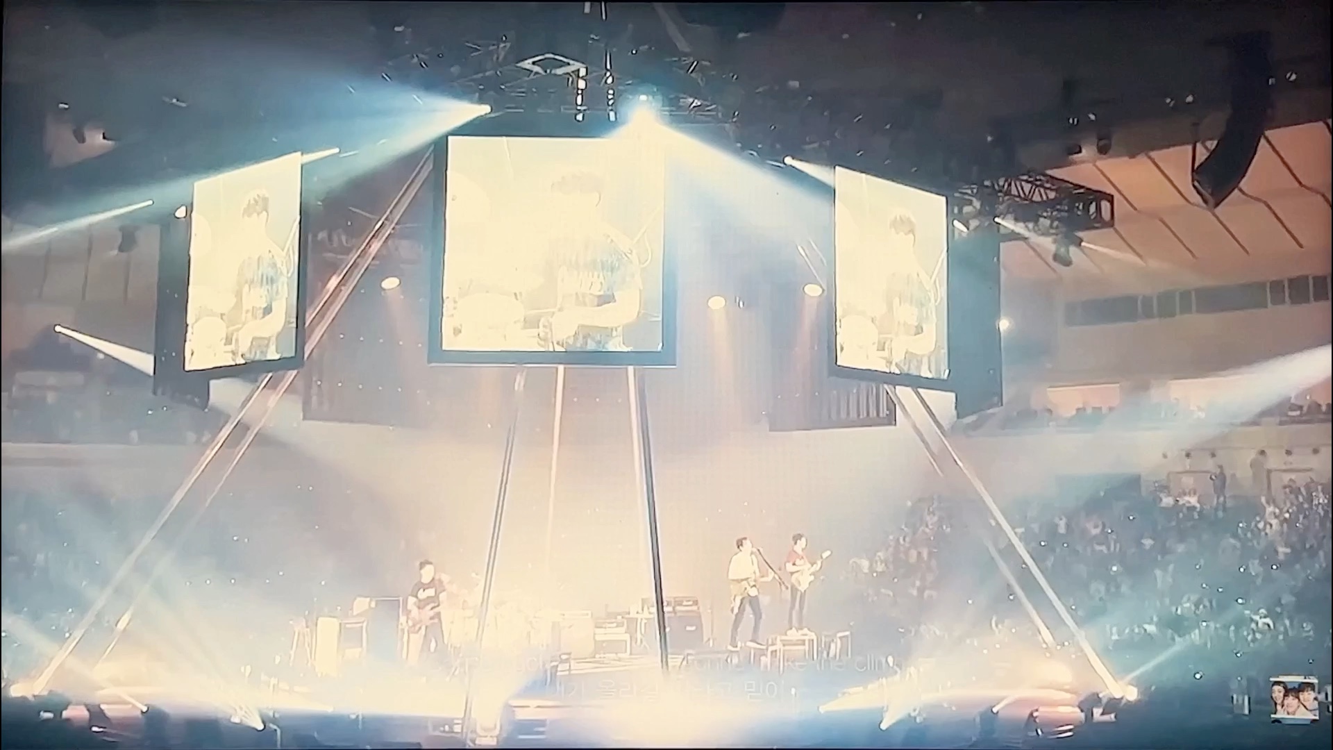 Cnblue 我知道你在我身邊 ️這首歌的旋律好聽,歌詞特別優美,感受 哔哩哔哩