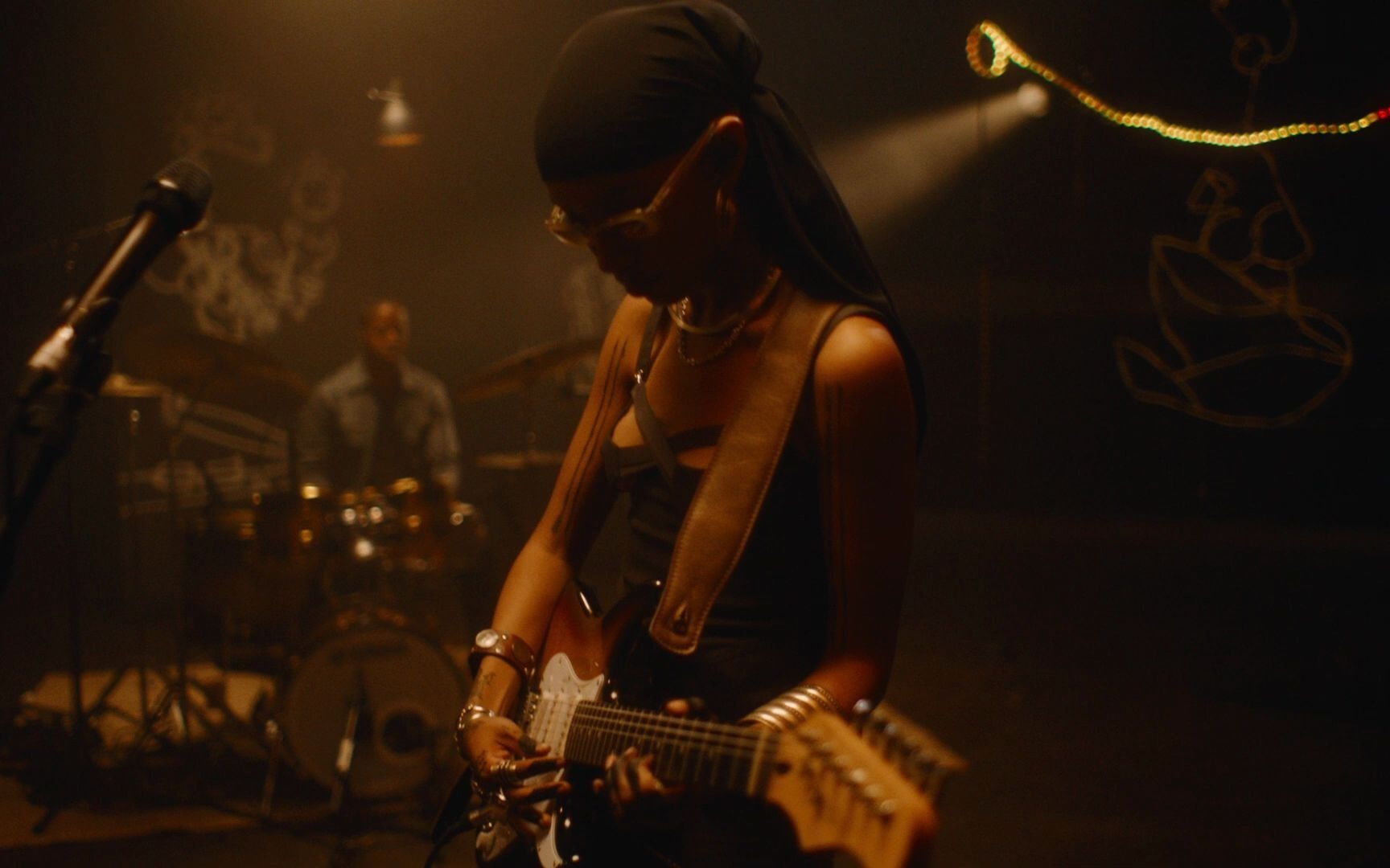 Alewya x Moses Boyd - The Code (Live Session)_哔哩哔哩_bilibili