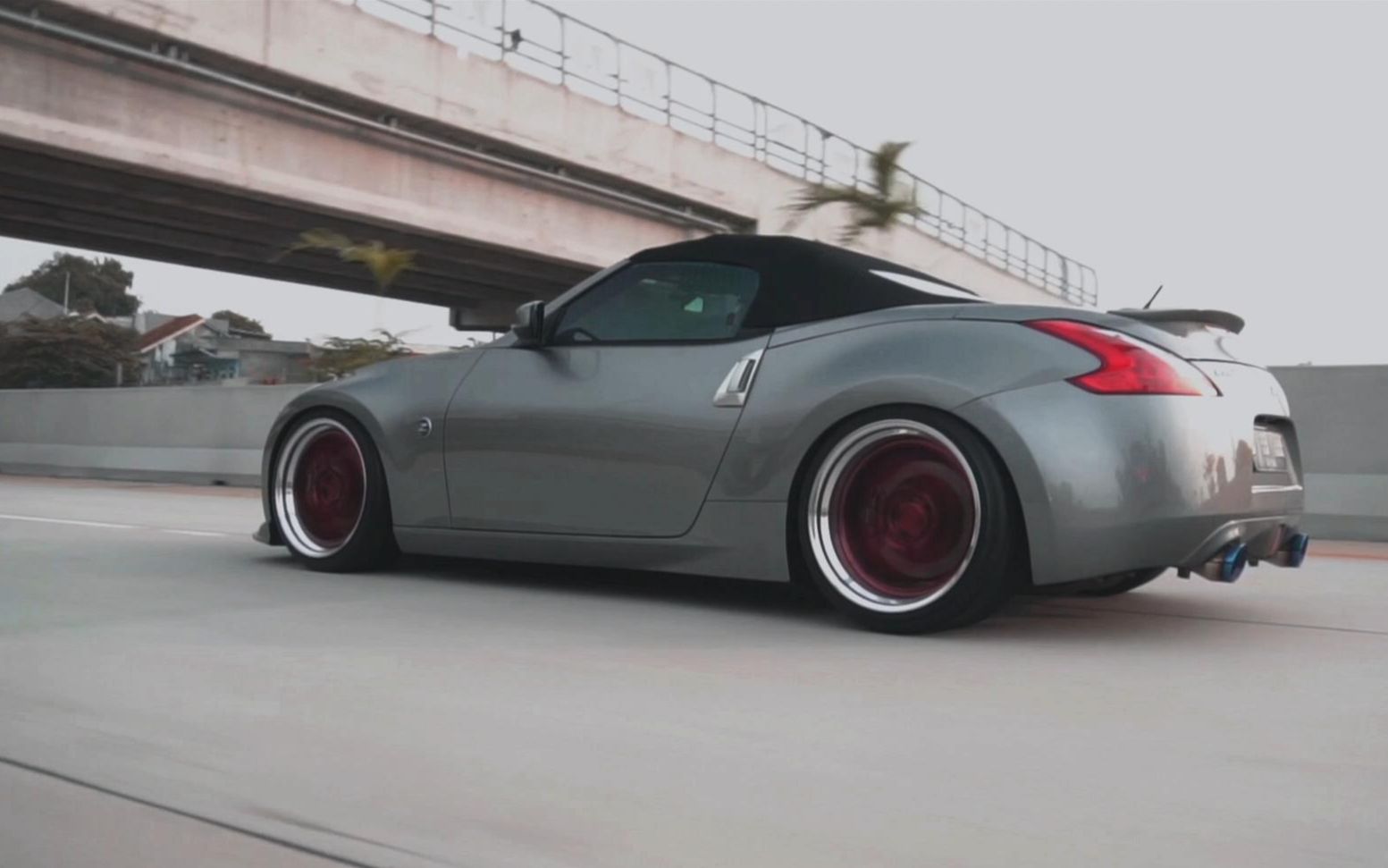 日产370Z 陆上咆啸爆走 声浪带劲不失优雅 | Armytrix全段阀门排气 | Rotiform轮圈 | TEIN避震_哔哩哔哩_bilibili