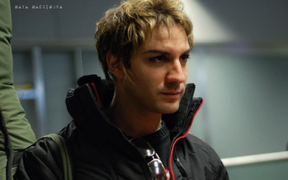 【Mikelangelo Loconte】有关星星的意义及其他——2013年米老师在机场用英语和毛妹唠嗑_哔哩哔哩_bilibili