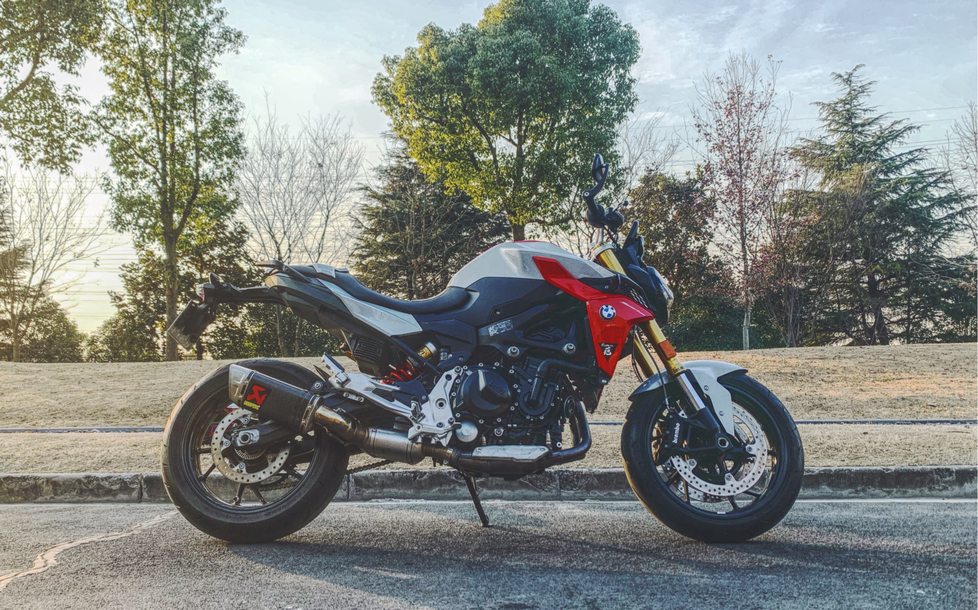 BMW F900r改装AK中尾段排气声浪_哔哩哔哩_bilibili