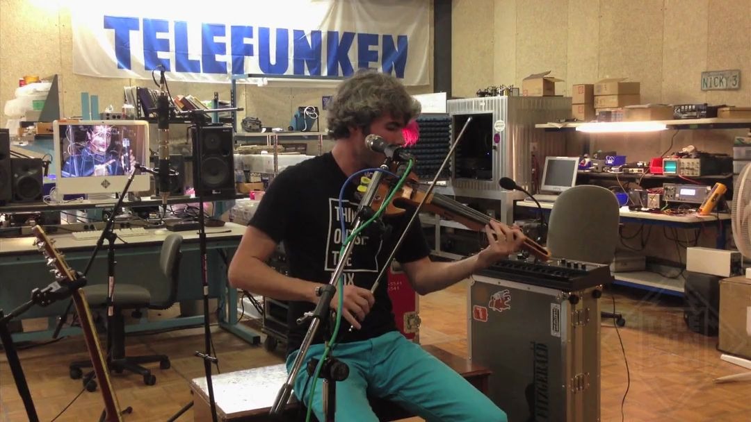 制造一人的乐队！将LOOP循环效果器用到极致！Brian Fitzy - "；Wasting Away"； - 视频下载 Video ...