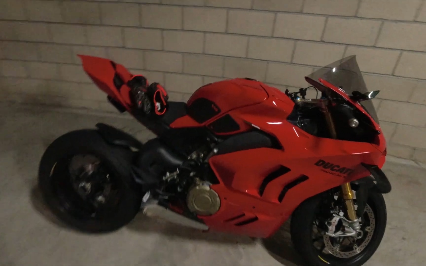 【杜卡迪】——2022 Ducati V4s BrenTuning (BTMoto) Top Speed Run 添加视频_哔哩哔哩_bilibili