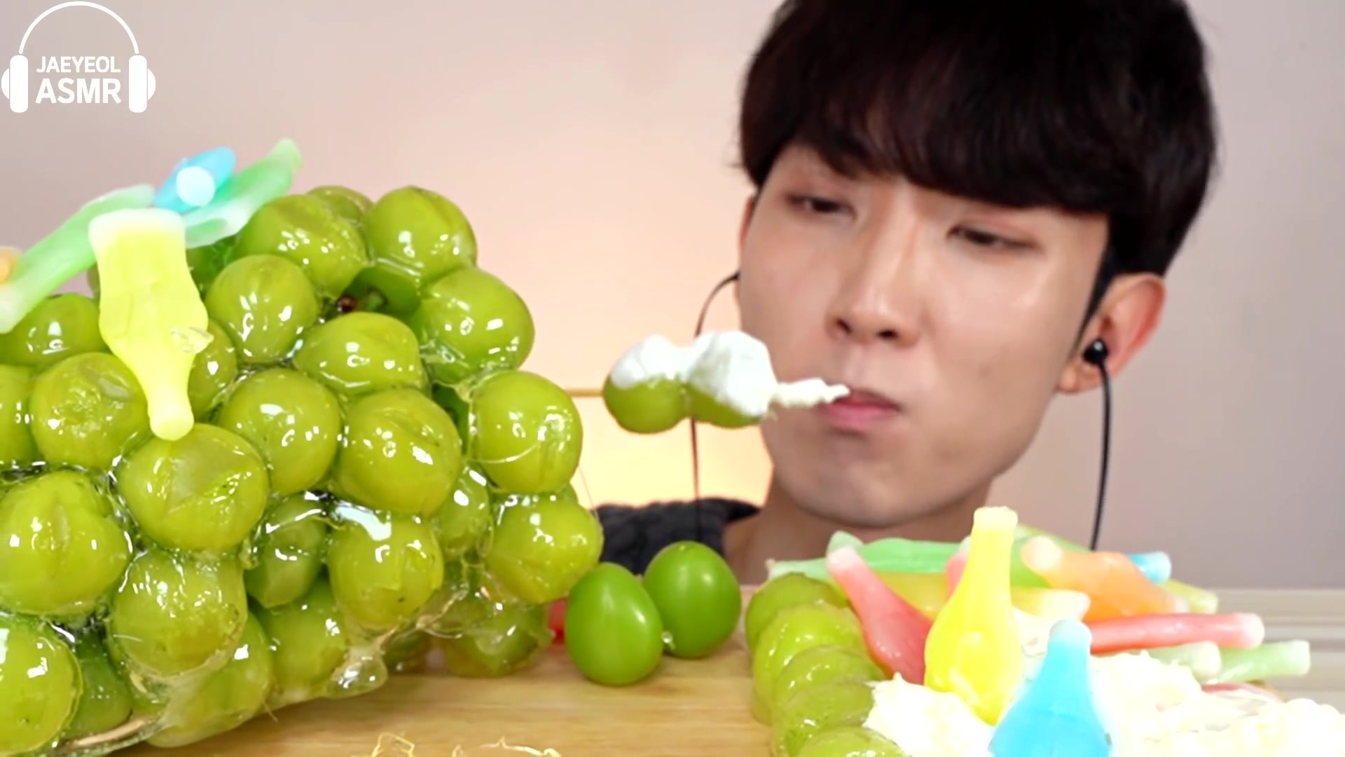 【JaeYeol】咀嚼音- 今天的mukbang是蜡瓶糖果_哔哩哔哩_bilibili