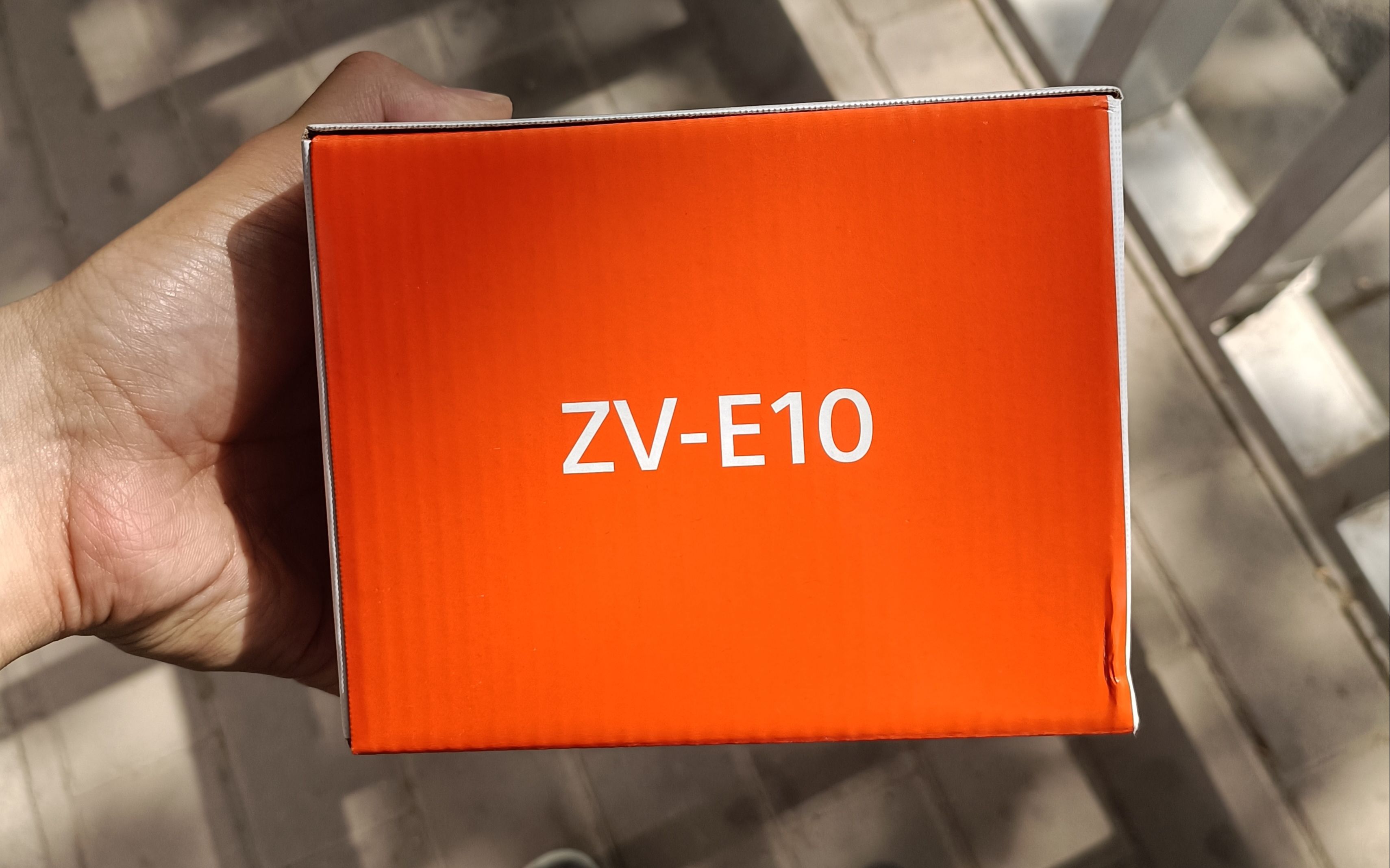 索尼ZVE10开箱 无人声 小小频道升级设备啦！_哔哩哔哩_bilibili