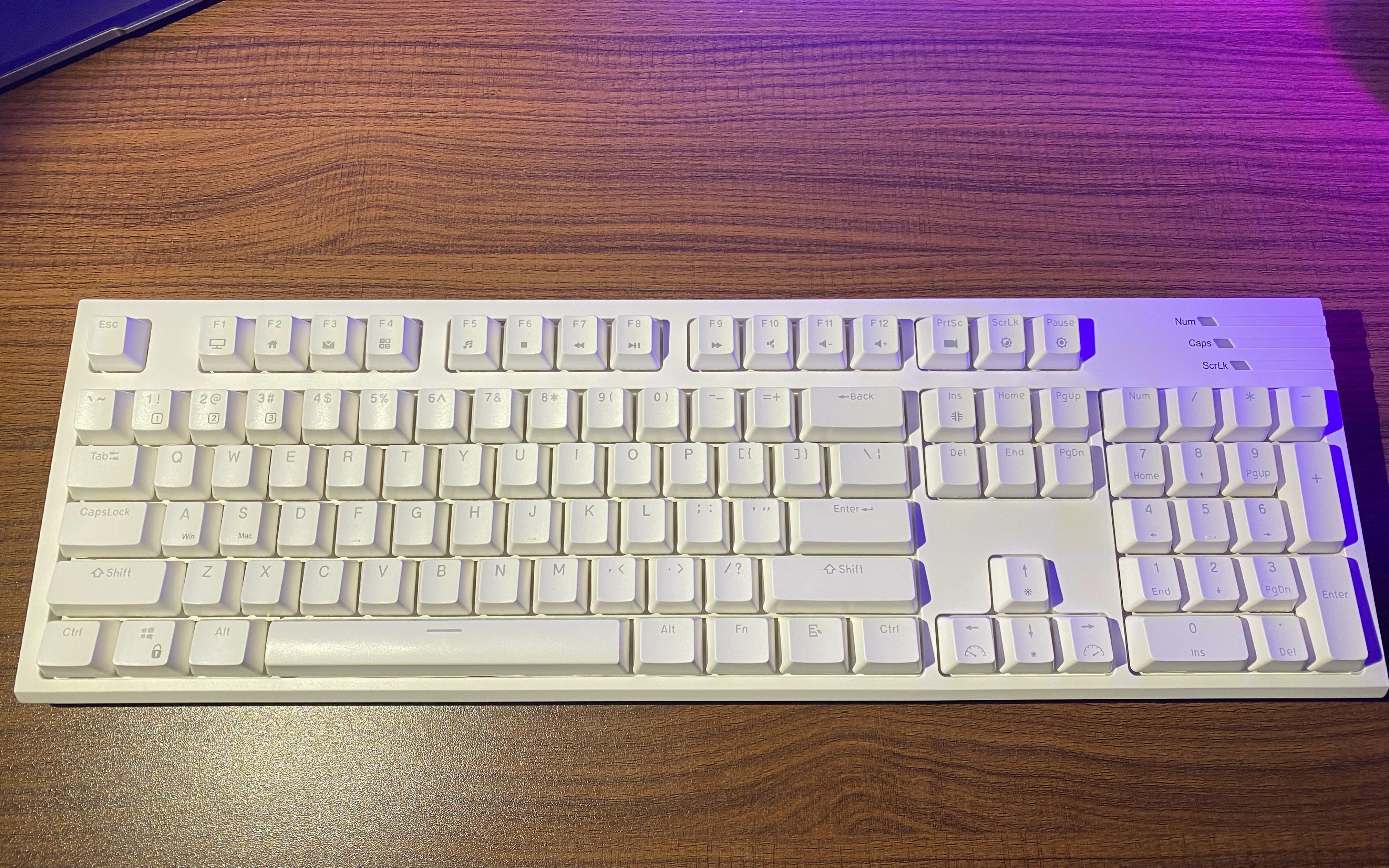 【抽】rkr104拆箱，百元价位的104键盘，内含打字音 - 哔哩哔哩