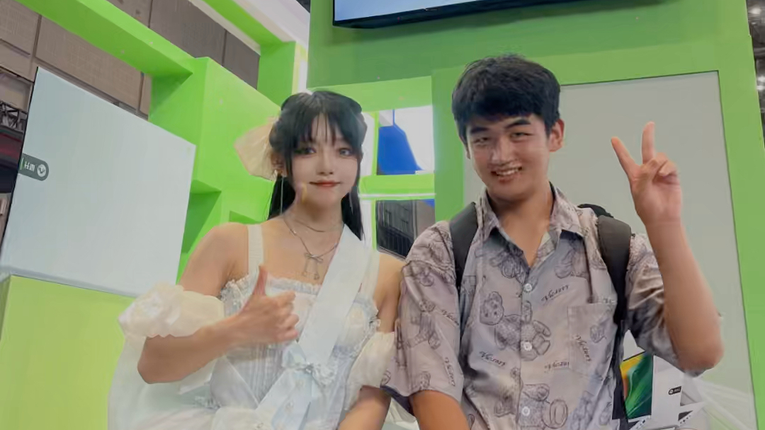 小伙伴一切安好哦，谢谢小伙伴的礼物！之后要好好吃饭呀！-Yisa小翼酱-Yisa小翼酱-哔哩哔哩视频