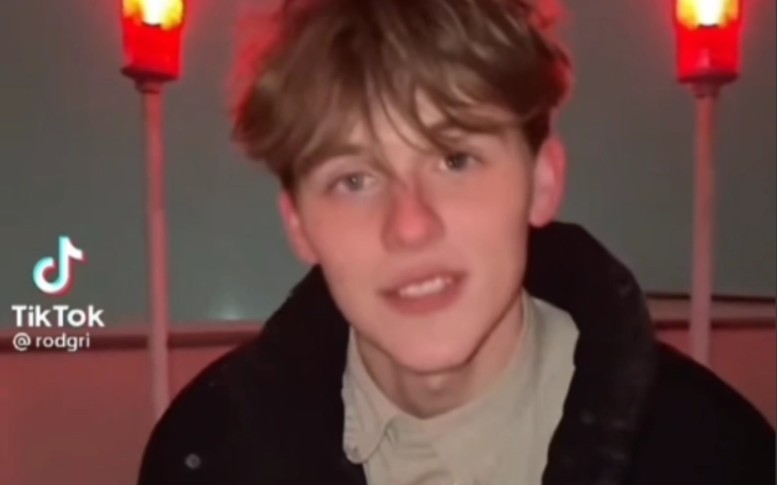 【TikTok·rodgri】hi在吗？进来看帅哥(一些喜欢的合集）_哔哩哔哩_bilibili