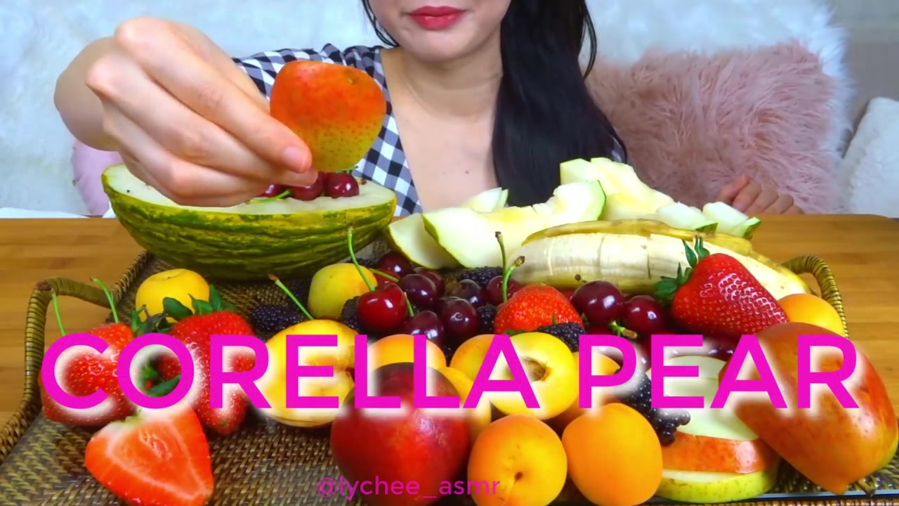 【ASMR转载】Lychee亚裔小姐姐吃水果大杂烩_哔哩哔哩_bilibili