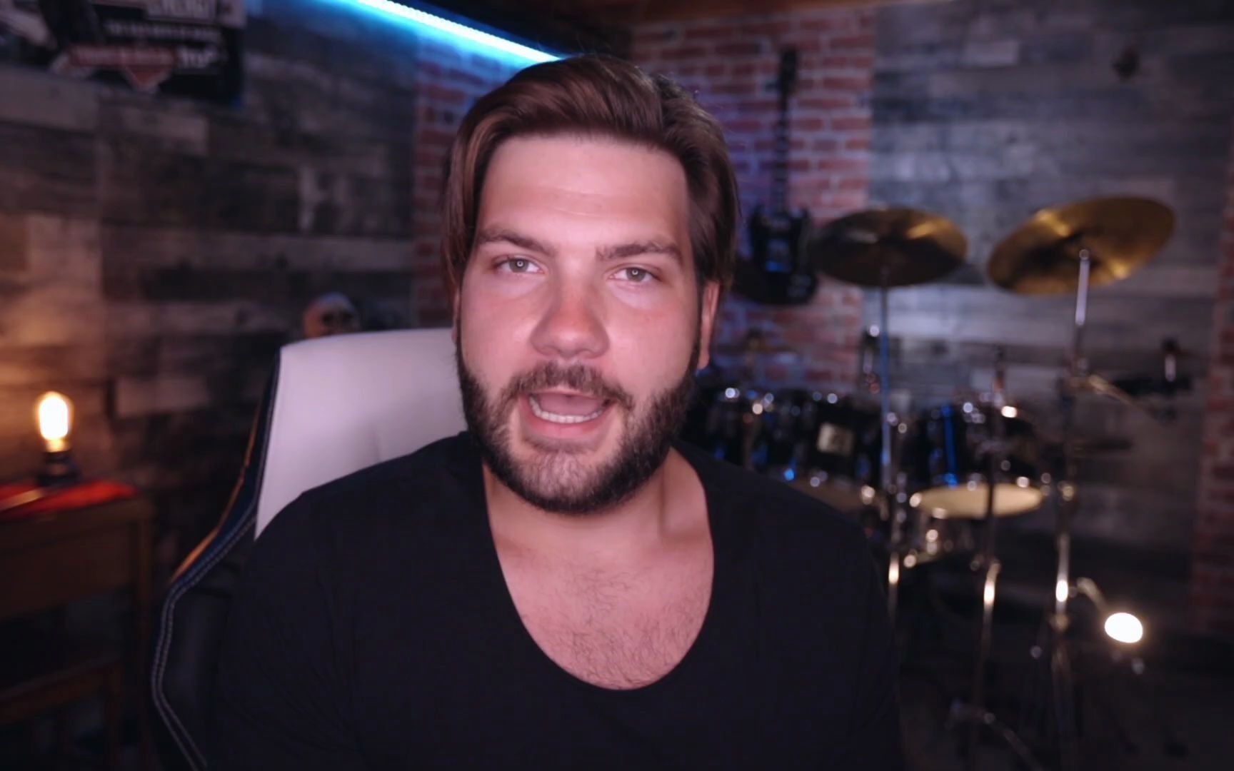 Alex Boyer：好家伙开始制作道具还原哈利波特魔法了吗！_哔哩哔哩_bilibili