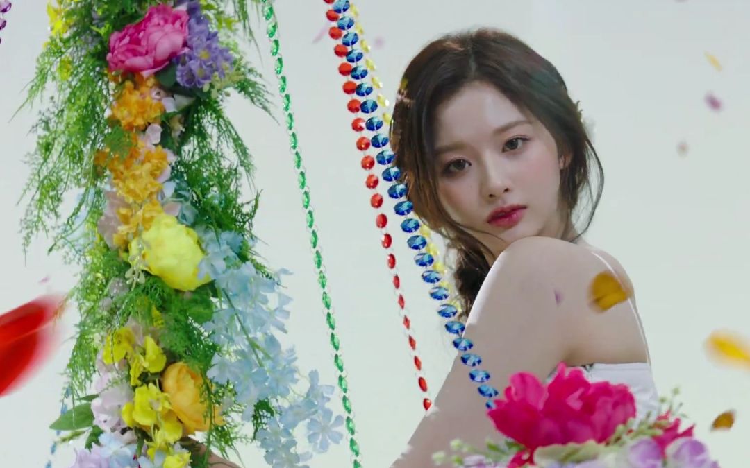 NMIXX最新回归曲Love Me Like This MV公开 - 哔哩哔哩