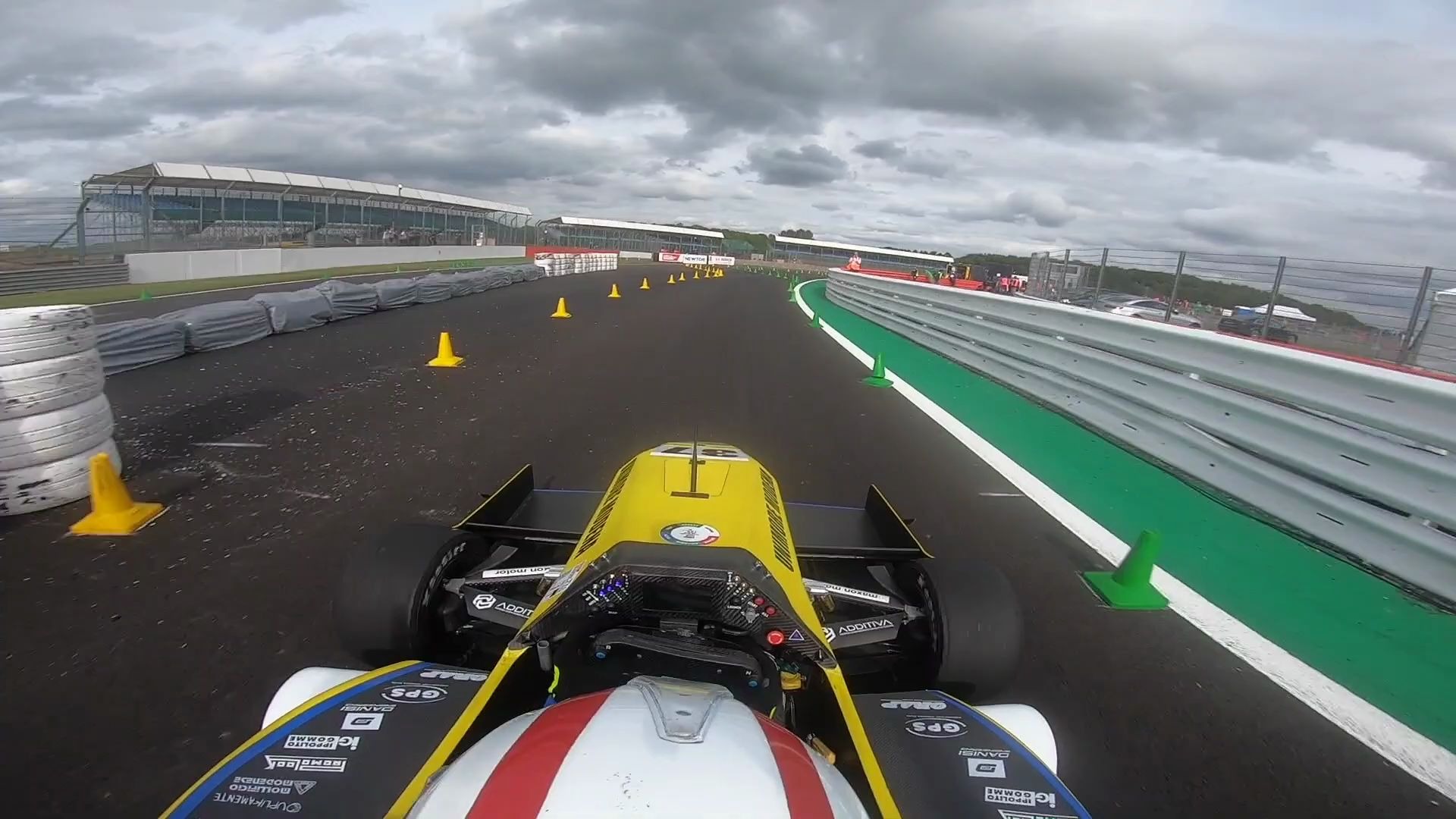 #赛道车载-英国赛# Formula Student UK 2019 - More Modena Racing _#FSAE#_哔哩哔哩 ...