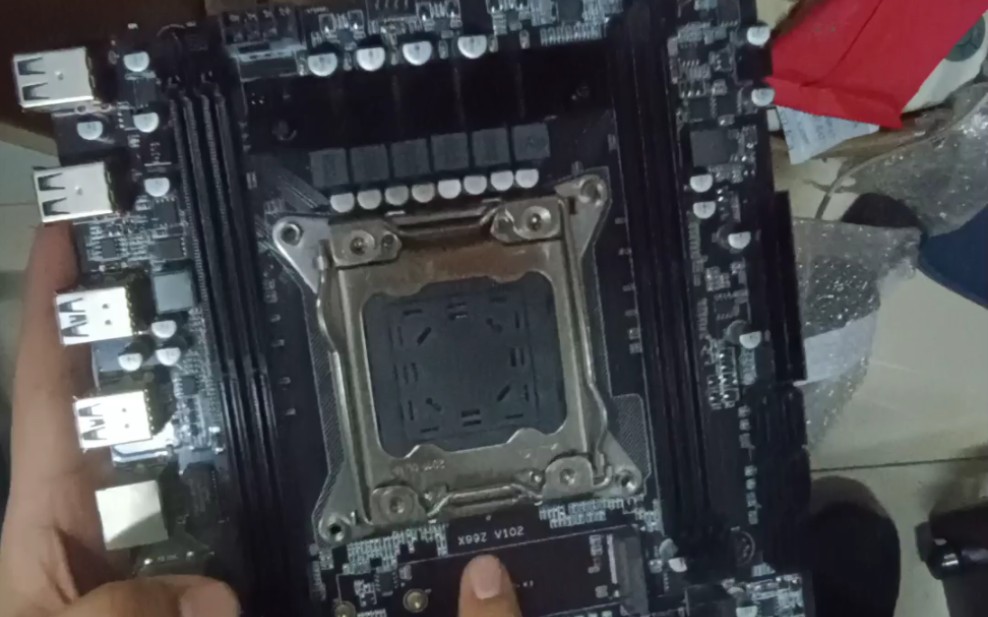 X99最强寨板，俄罗斯大佬认证，X99Z V102主板开箱，点亮_哔哩哔哩_bilibili