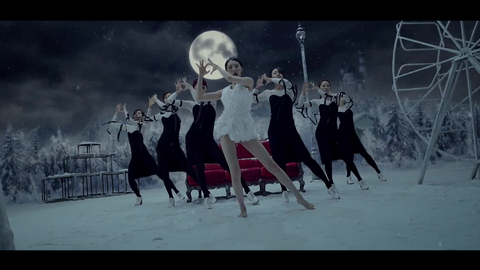 Sunmi Full Moon Wallpaper