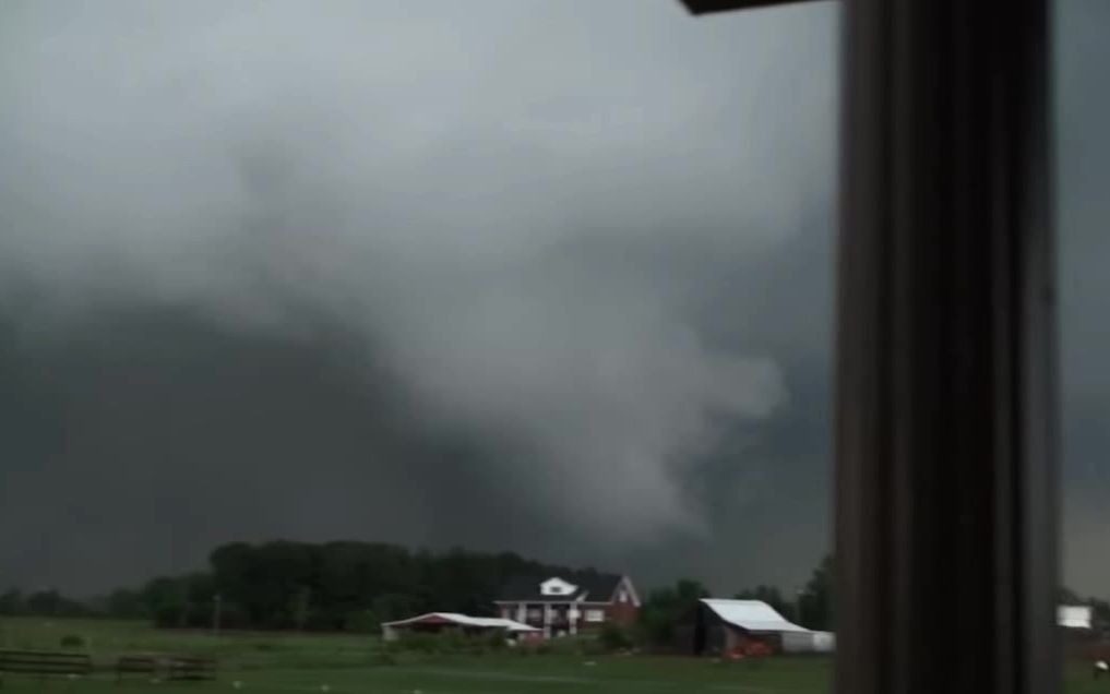 全屏范围的楔形龙卷风：2011 5.27 Hackleburg EF5 Tornado_哔哩哔哩_bilibili