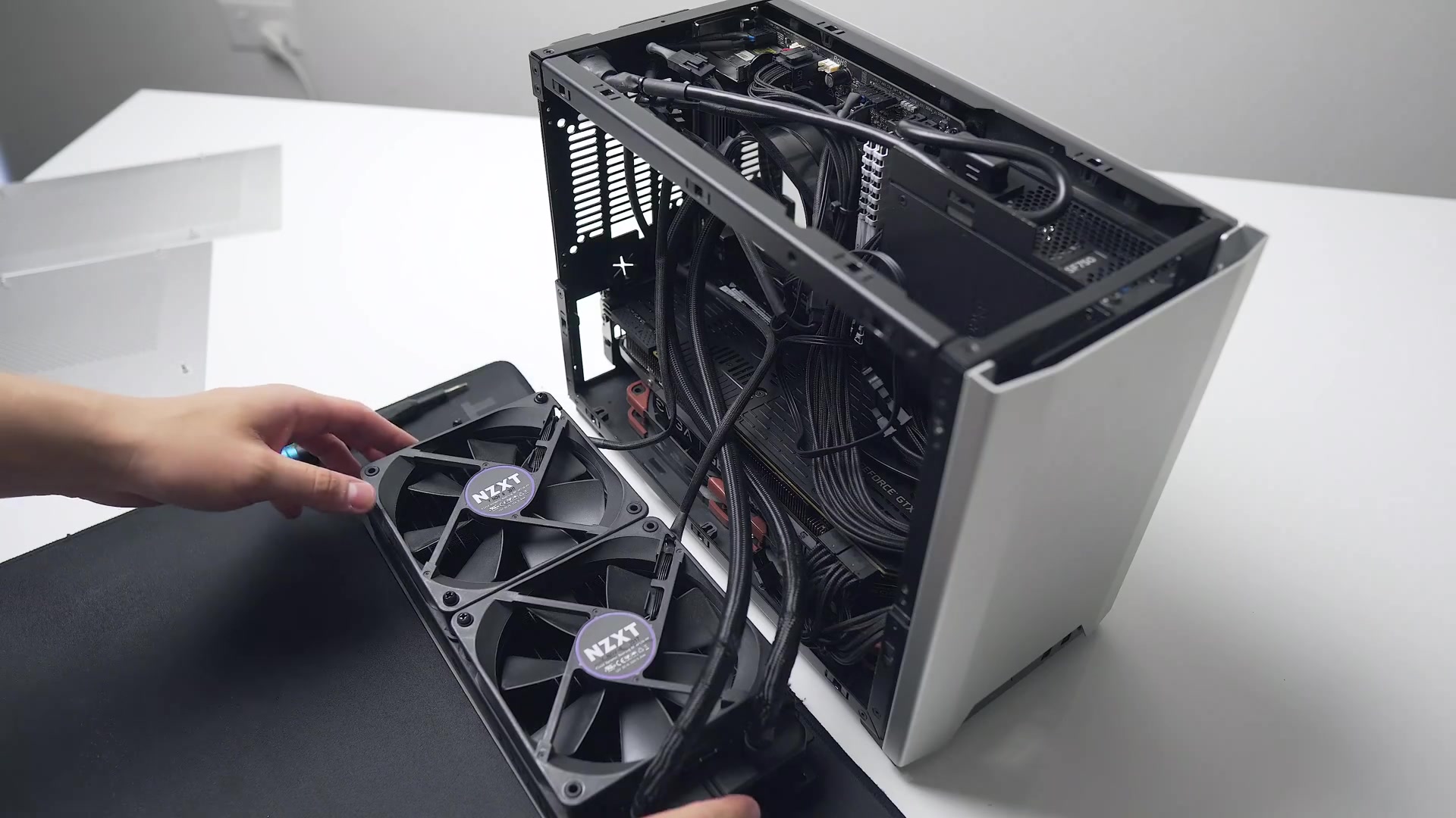 Ncase M1还是Ghost S1还是DA2-最强水冷SFF机箱横评【OptimumTech】_哔哩哔哩 (゜-゜)つロ 干杯~-bilibili