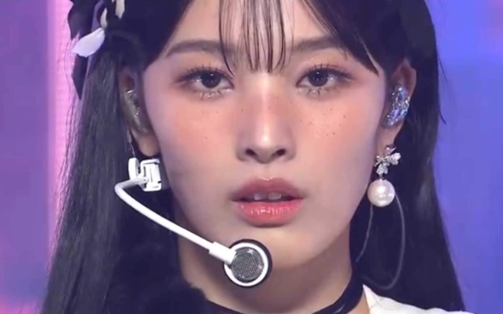 JINI最新 SOLO出道曲《 C'mon 》冠军秀初舞台公开！好漂亮啊～-银色的音符-音乐-哔哩哔哩视频