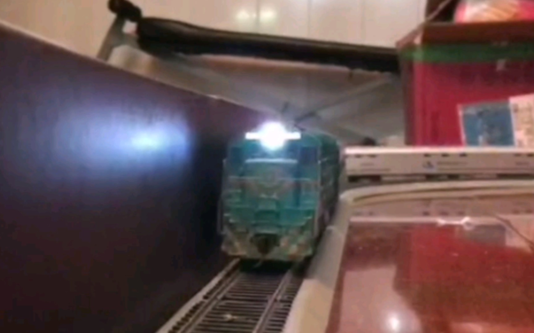 【远古视频】ND5-0001牵引单节YZ22通过（带音效）_哔哩哔哩_bilibili