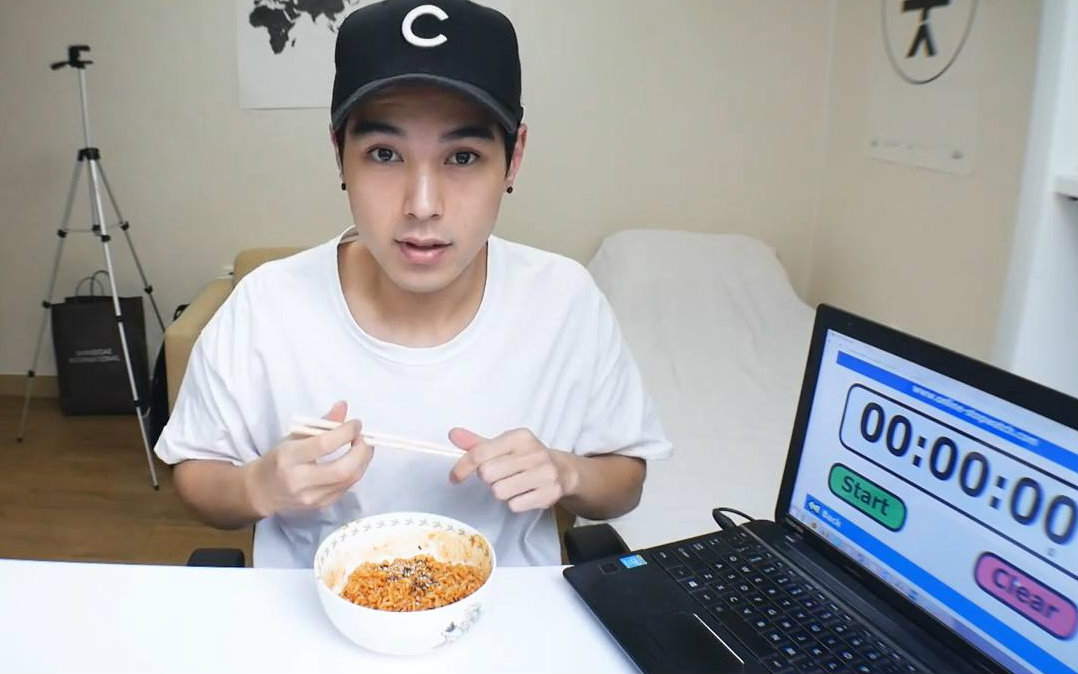 【英文吃播】BenDeen速食挑战：火鸡面_哔哩哔哩_bilibili