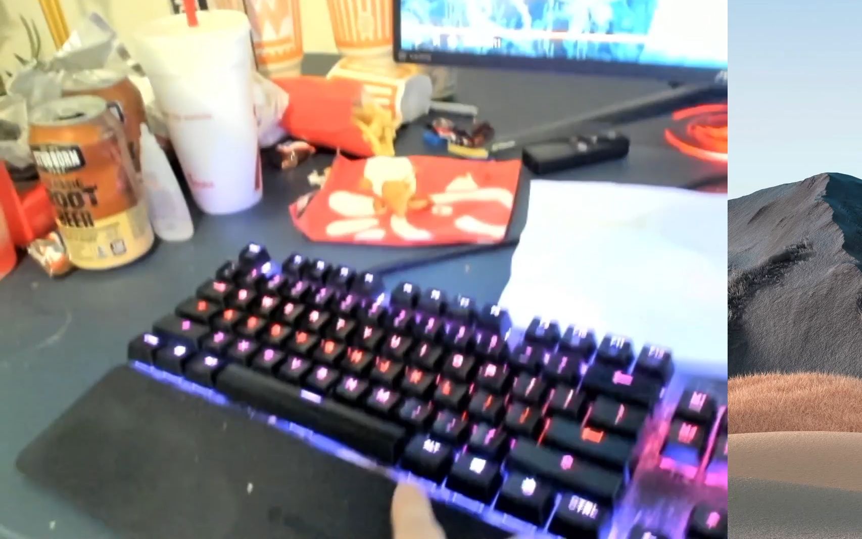 每天21小时都在这小房间活动的xQc_哔哩哔哩_bilibili