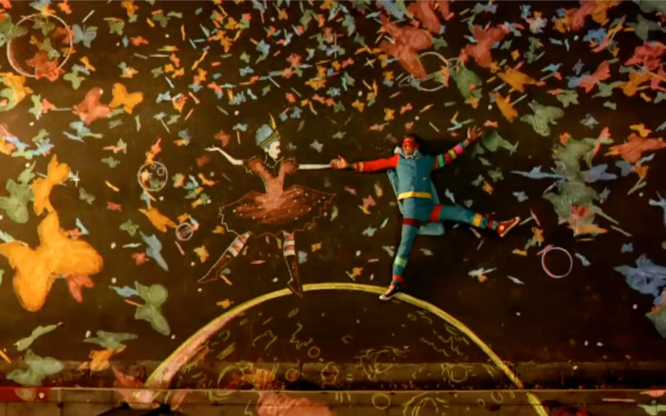 【中英字幕】【Coldplay】Strawberry Swing (Official Video)_哔哩哔哩_bilibili