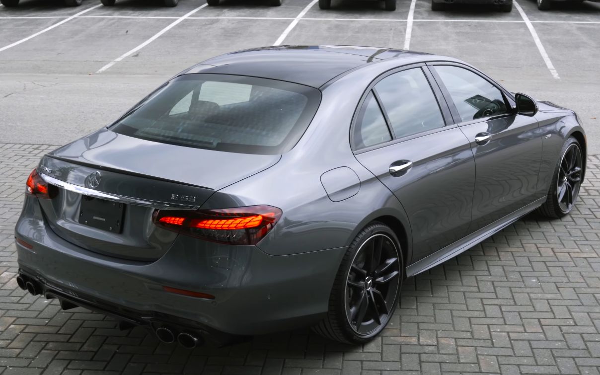 奔驰AMG W213 E级 E53 AMG 2021款美国4S店广告_哔哩哔哩_bilibili