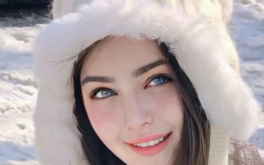 Yeli Kovalenko的变装秀