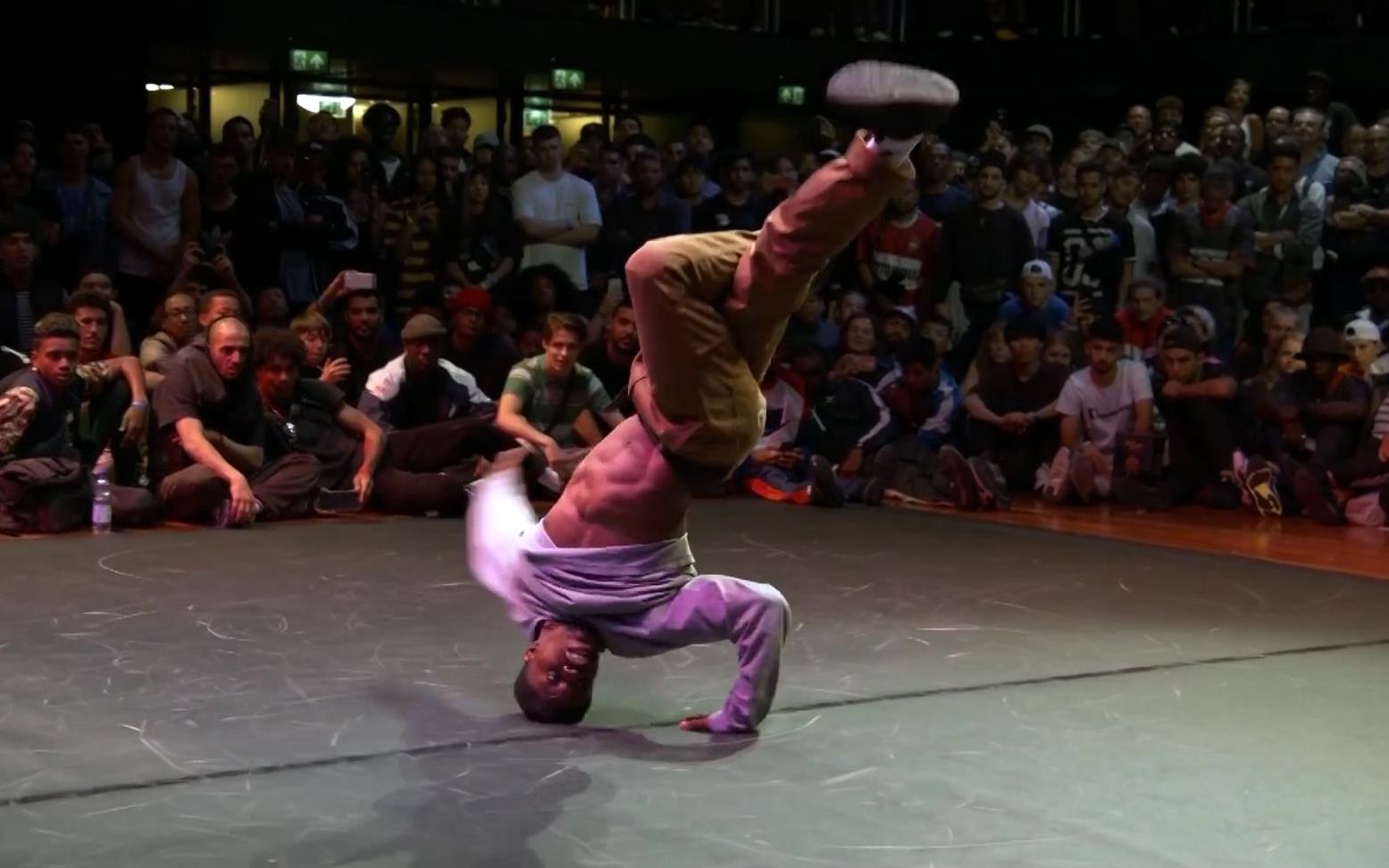 breaking壁纸-千图网