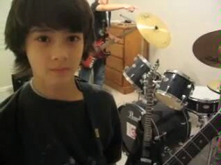 小时候的Tim Henson，那时他还自称自己为Timi Hendrix 哈哈！_哔哩哔哩_bilibili