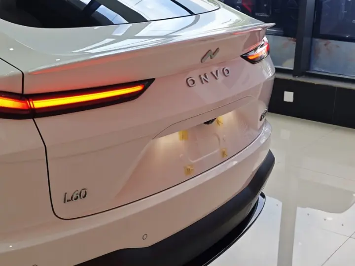 # 乐道L60提车日记 一开始去看车就相中了这辆车的空间是真的大，对比多家车型最终还是这个大。不愧是家庭车彩电冰箱大沙发一应俱全。最终定下了这辆车！_哔哩哔哩_bilibili